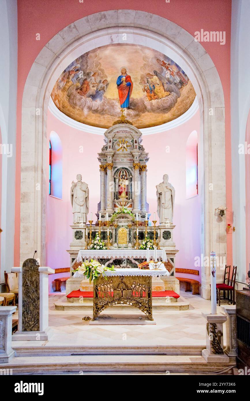 Inside small empty catholic church hi-res stock photography and images ...