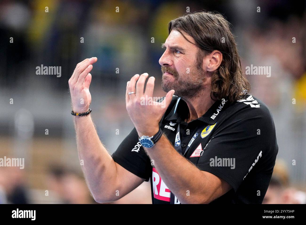 Heidelberg, Deutschland. 19th Dec, 2024. Sebastian Hinze (Trainer ...