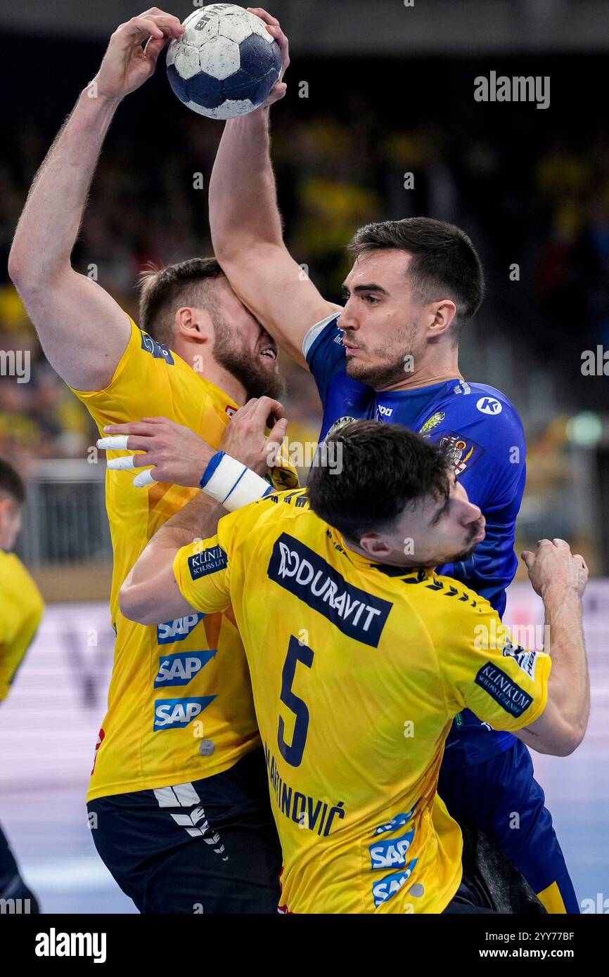 Heidelberg, Deutschland. 19th Dec, 2024. v.li.: Steven Plucnar Jacobsen ...