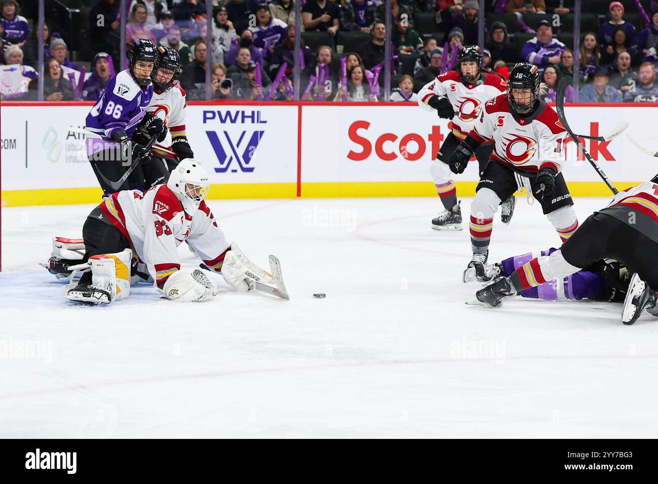 November 19th, 2024: Ottawa Charge goalie Gwyneth Philips (33) makes a ...