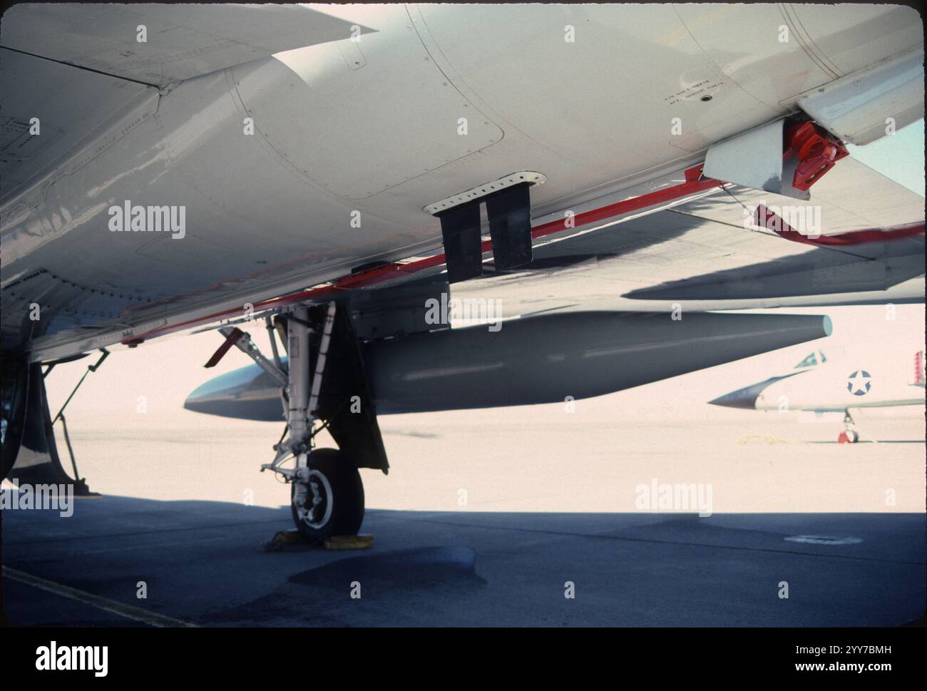 F 106 delta dart landing hi-res stock photography and images - Alamy