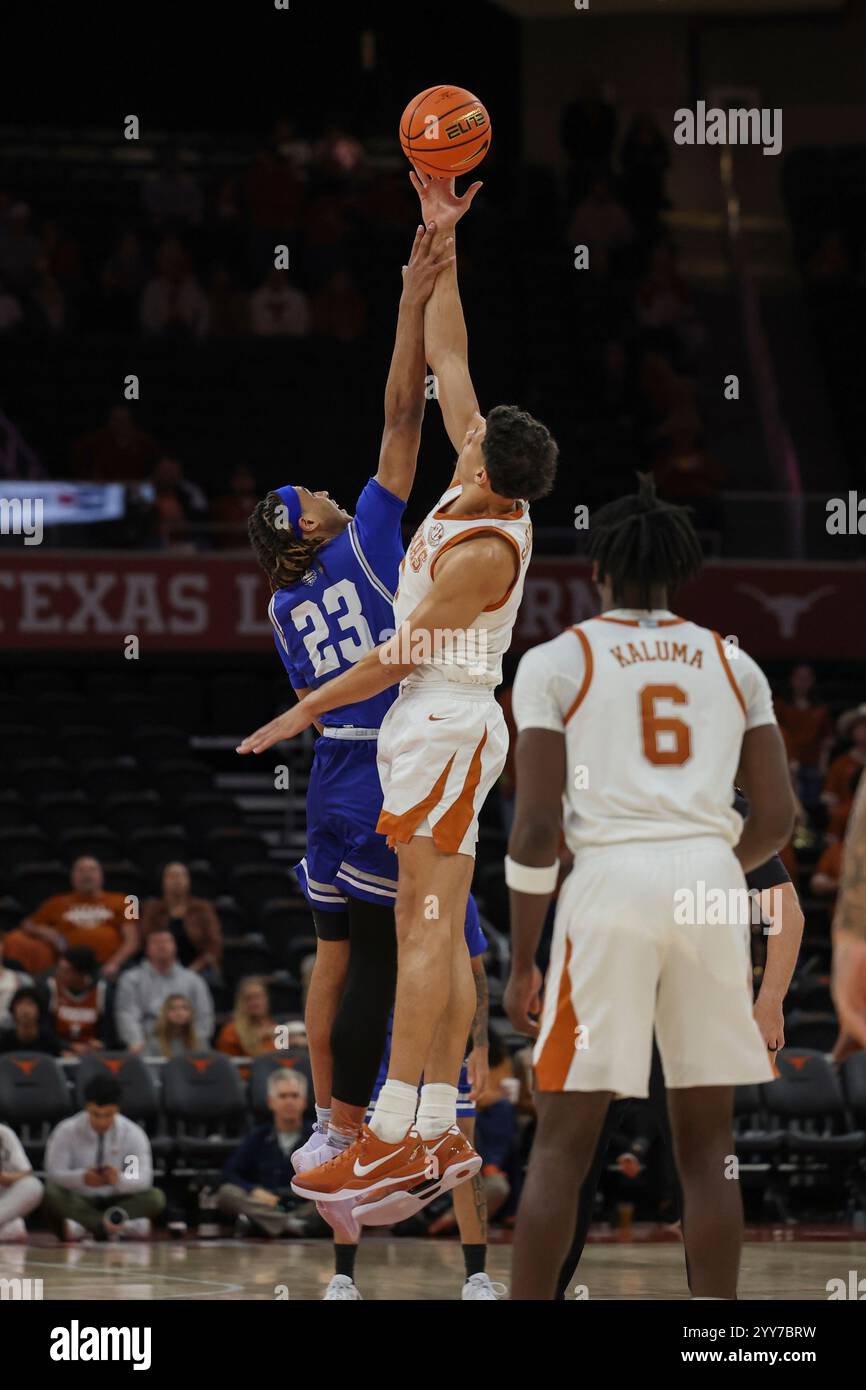 AUSTIN, TX - DECEMBER 19: Texas Longhorns forward Kadin Shedrick (5 ...