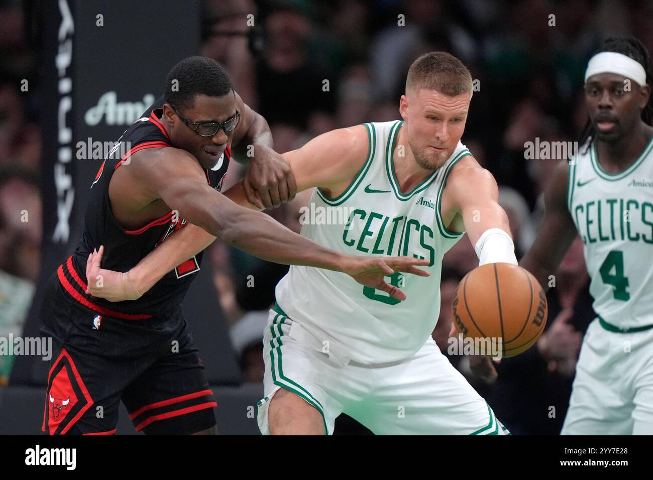 Chicago Bulls forward Jalen Smith (7) and Boston Celtics center ...
