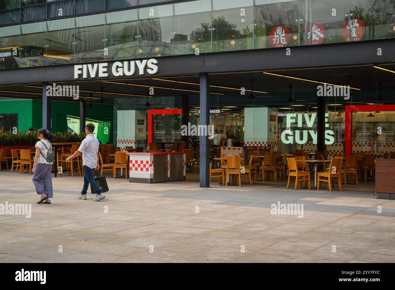 Five guys restaurant singapore hi-res stock photography and images - Alamy