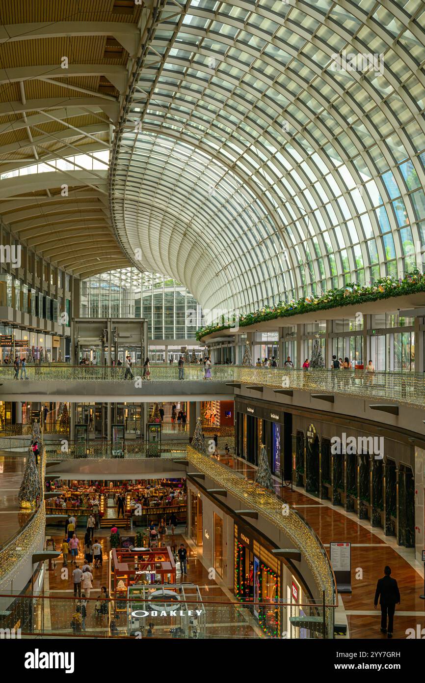 Inside the Marina Bay Sands shopping mall, Singapore Stock Photo - Alamy