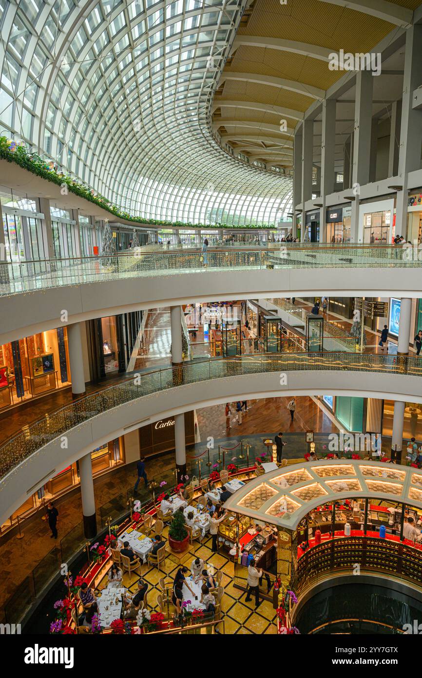 Inside the Marina Bay Sands shopping mall, Singapore Stock Photo - Alamy