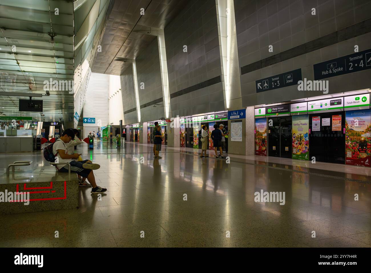 On the platform at Singapore Changi Airport MRT Station Stock Photo - Alamy