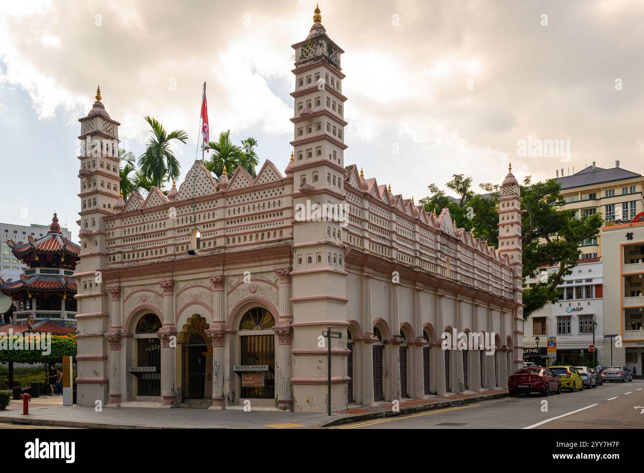 The Nagore Dargah on Telok Ayer St, Singapore Stock Photo - Alamy