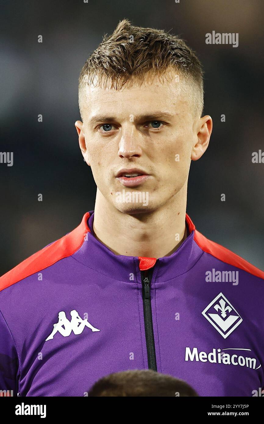 Guimaraes, Portugal. 19th Dec, 2024. Albert Gudmundsson (Fiorentina ...