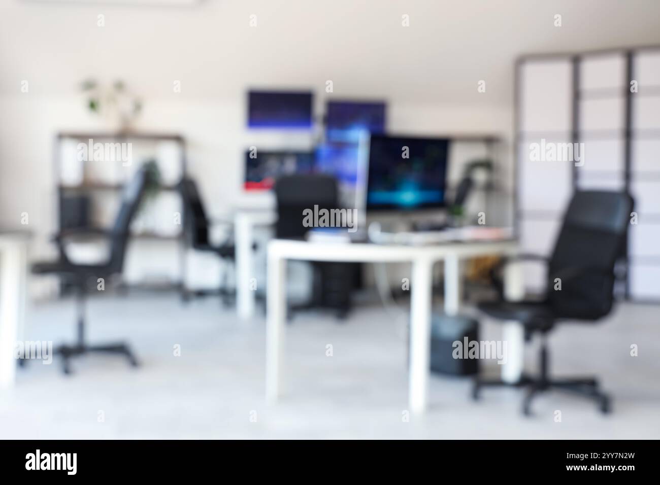 Office bank of desks hi-res stock photography and images - Alamy