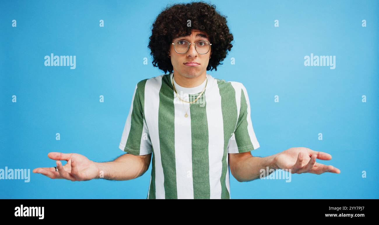 Shrug emoji hi-res stock photography and images - Alamy