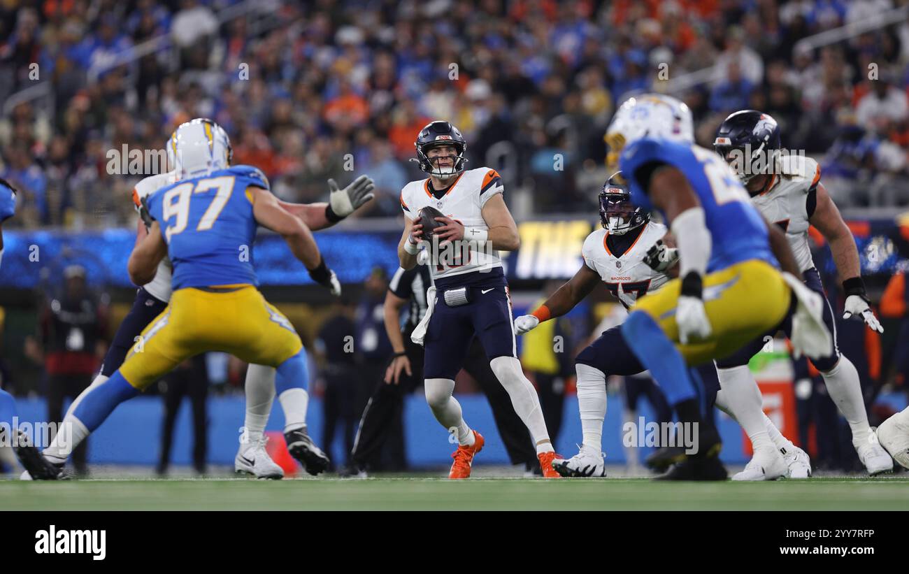 Inglewood, California, USA. 19th Dec, 2024. Denver Broncos quarterback ...