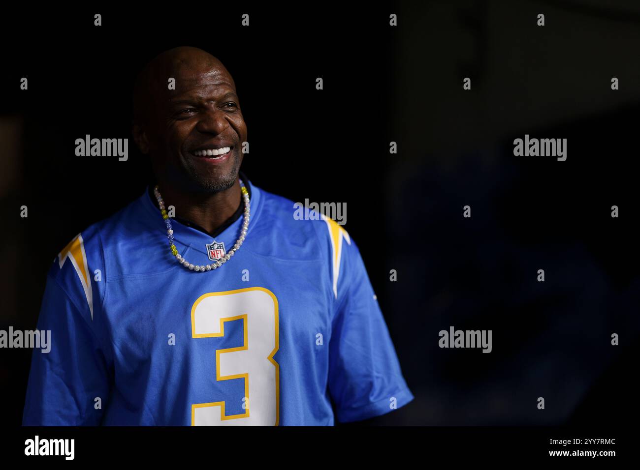 Inglewood, California, USA. 19th Dec, 2024. Actor TERRY CREWS talks to ...