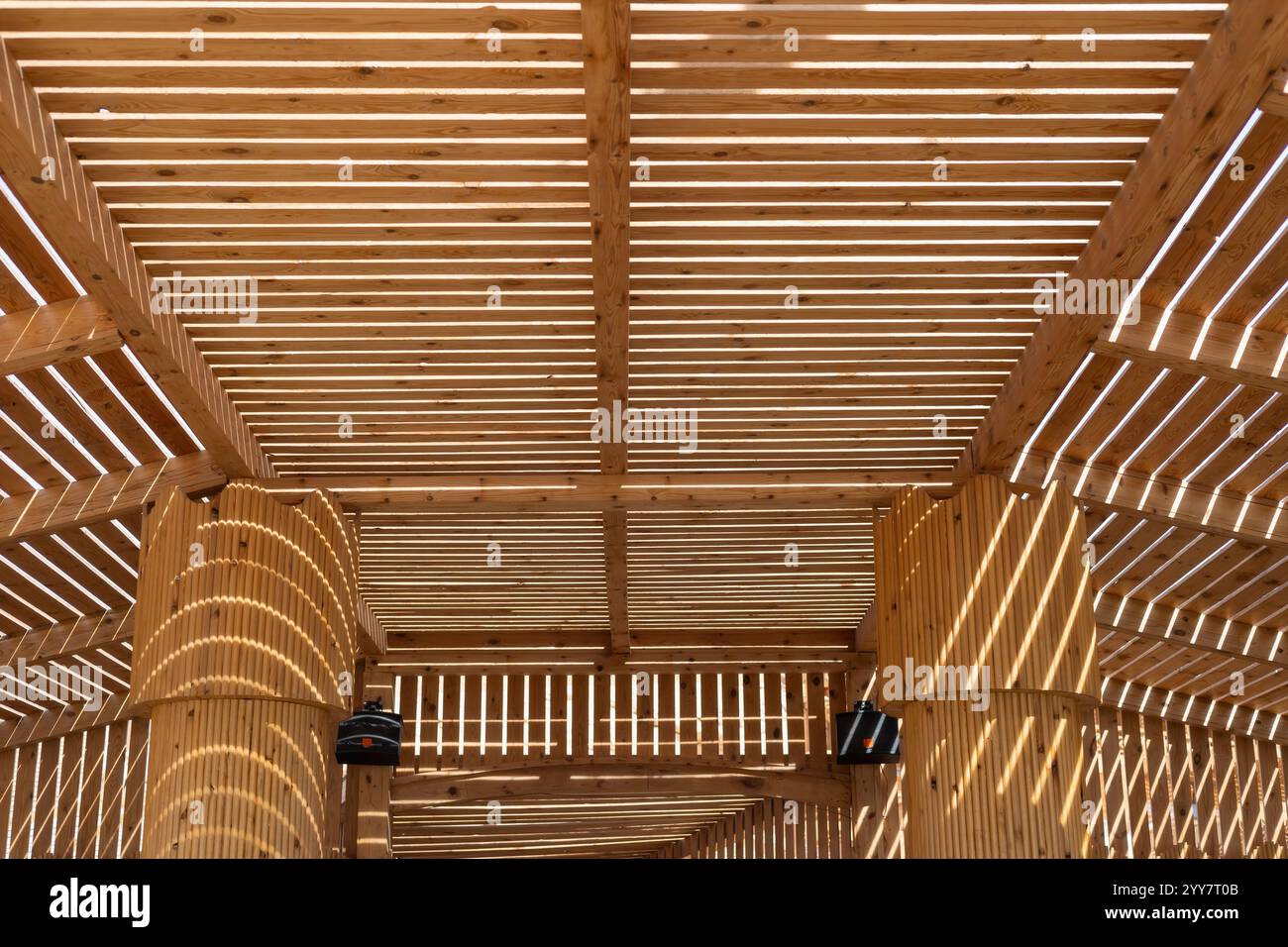 Perspective lines of wooden ceiling hi-res stock photography and images ...
