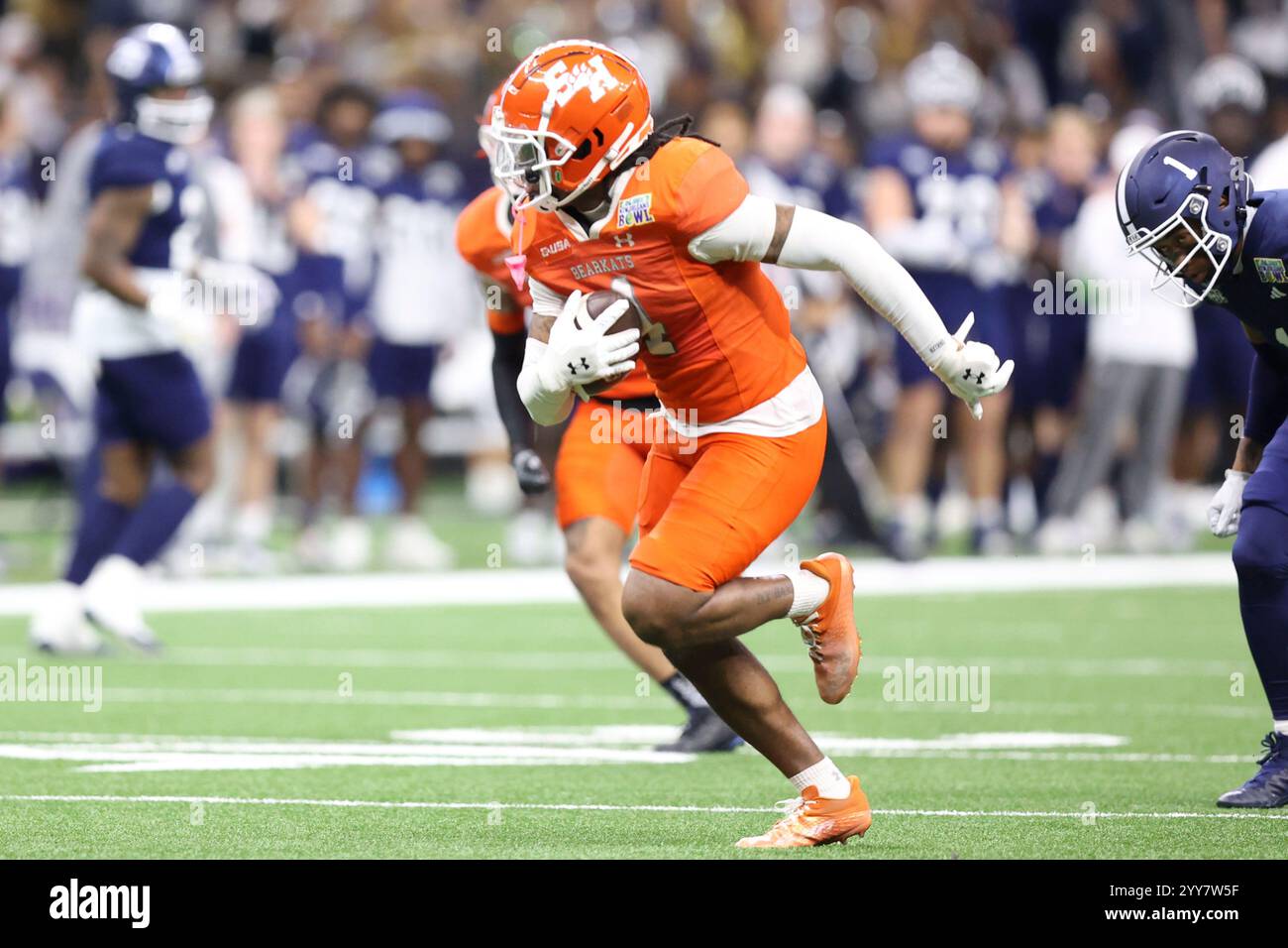 New Orleans, United States. 19th Dec, 2024. Sam Houston State Bearkats ...