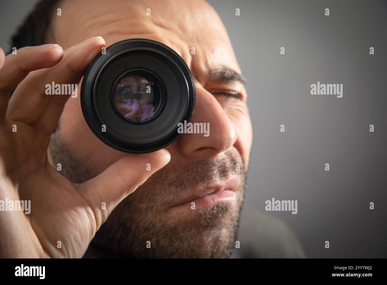 Looking through the lens hi-res stock photography and images - Alamy