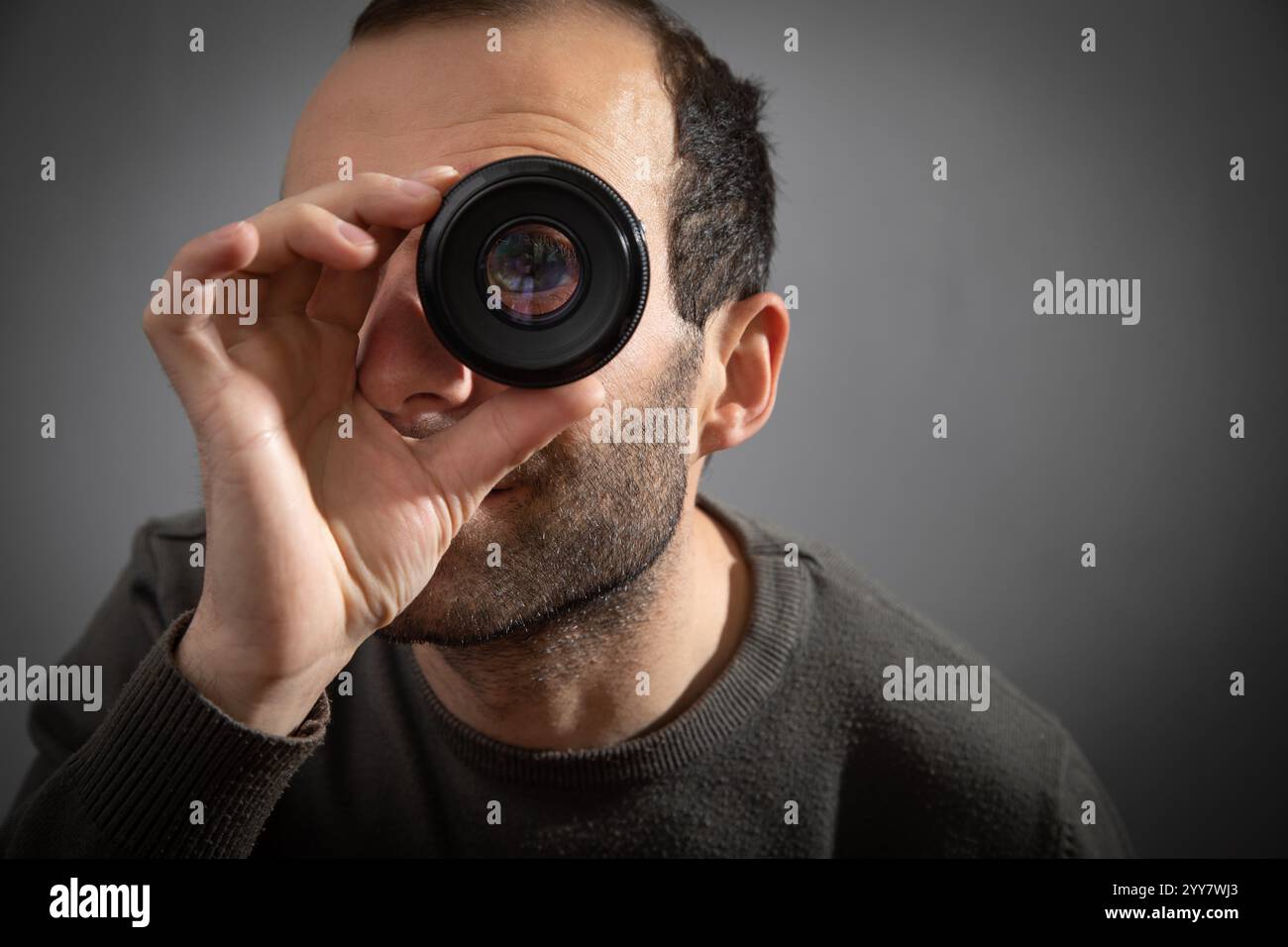 Looking through the lens hi-res stock photography and images - Alamy