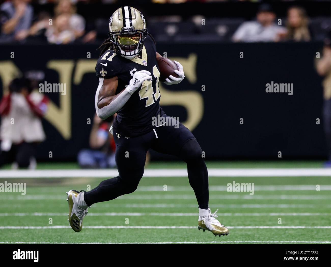New Orleans Saints running back Alvin Kamara (41) with the carry at the ...