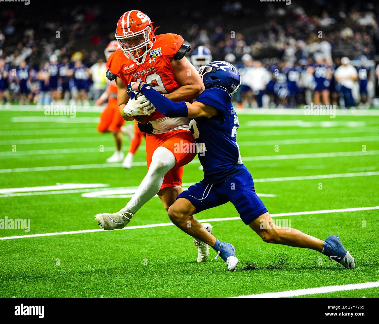New Orleans, Louisiana, USA. 19th Dec, 2024. SHSU QB #10 Hunter Watson ...