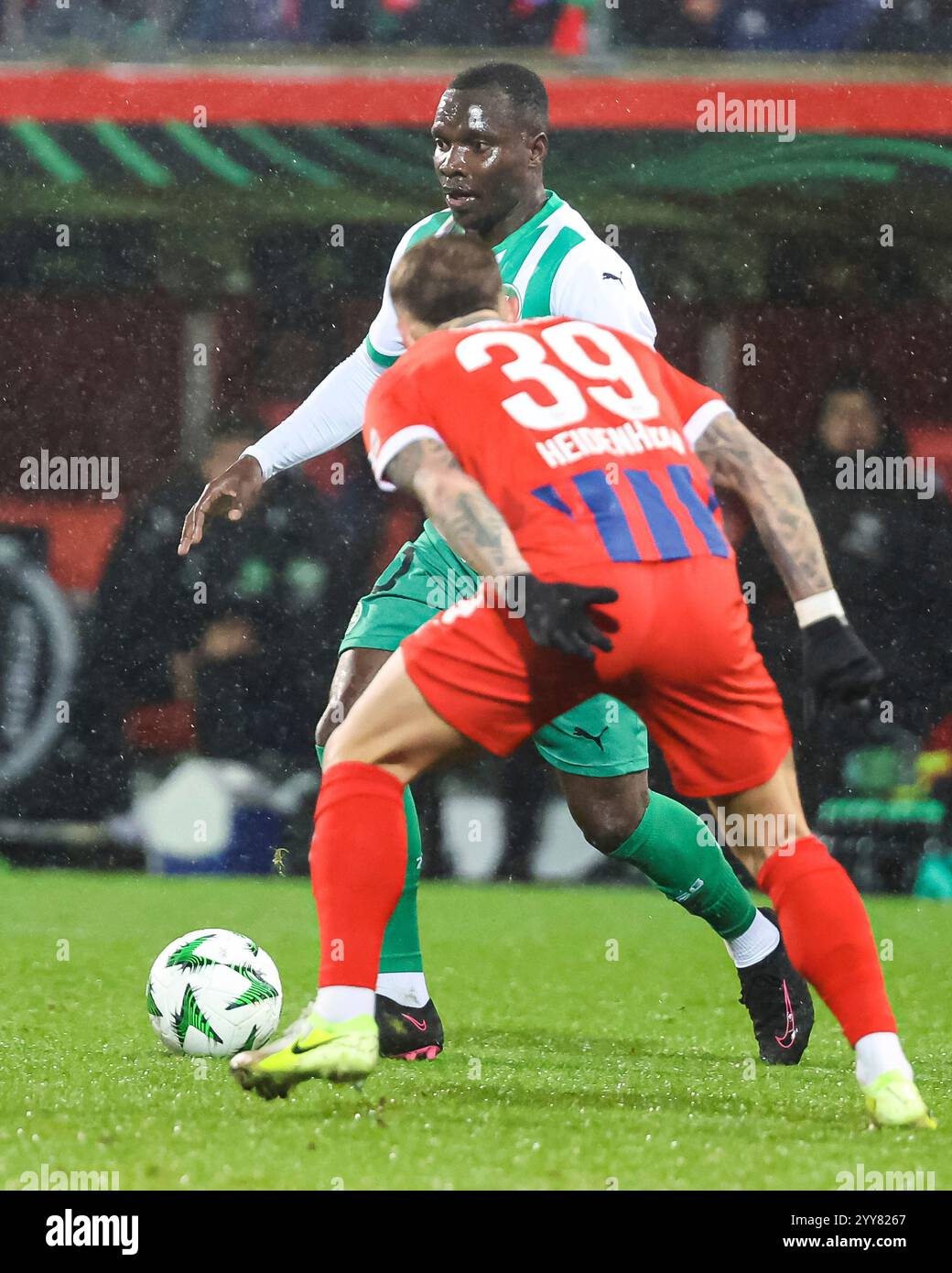 Heidenheim, Deutschland. 19th Dec, 2024. Chadrac Akolo (FC St. Gallen ...