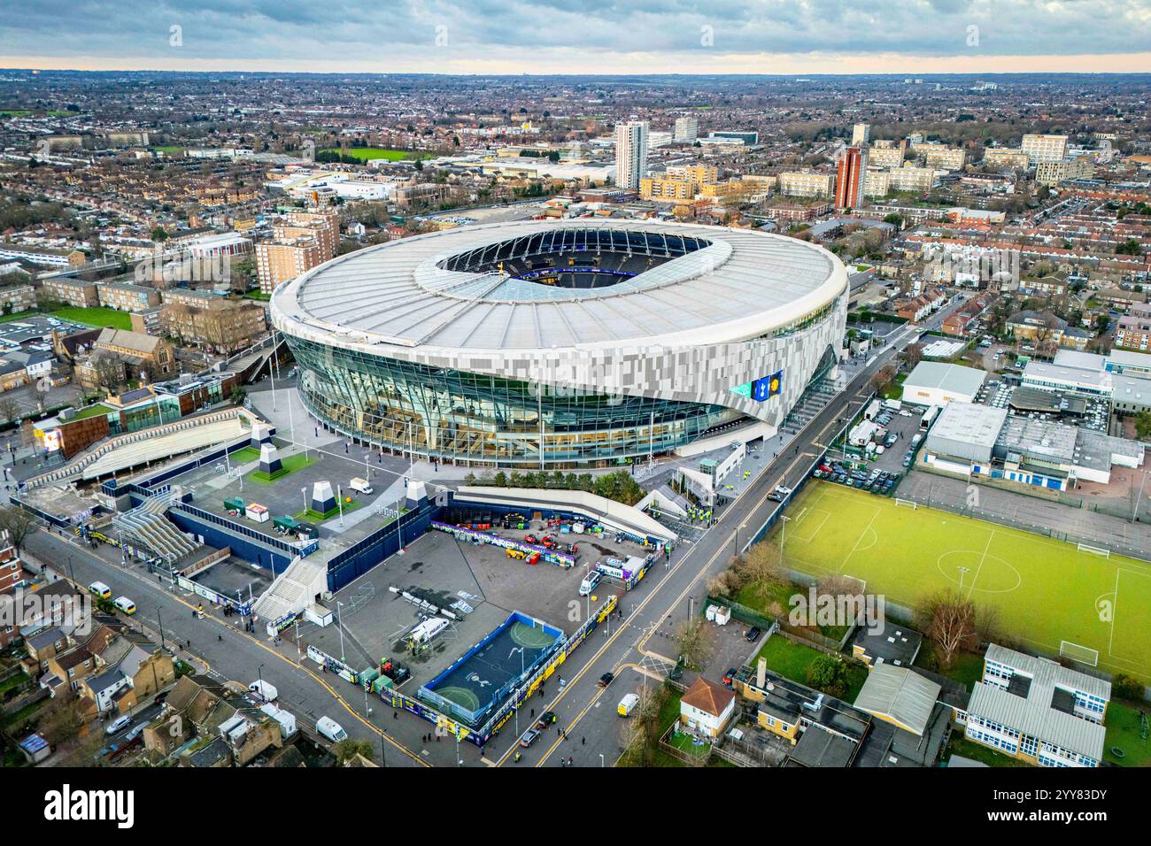 Tottenham hotspur stadium aerial hi-res stock photography and images ...