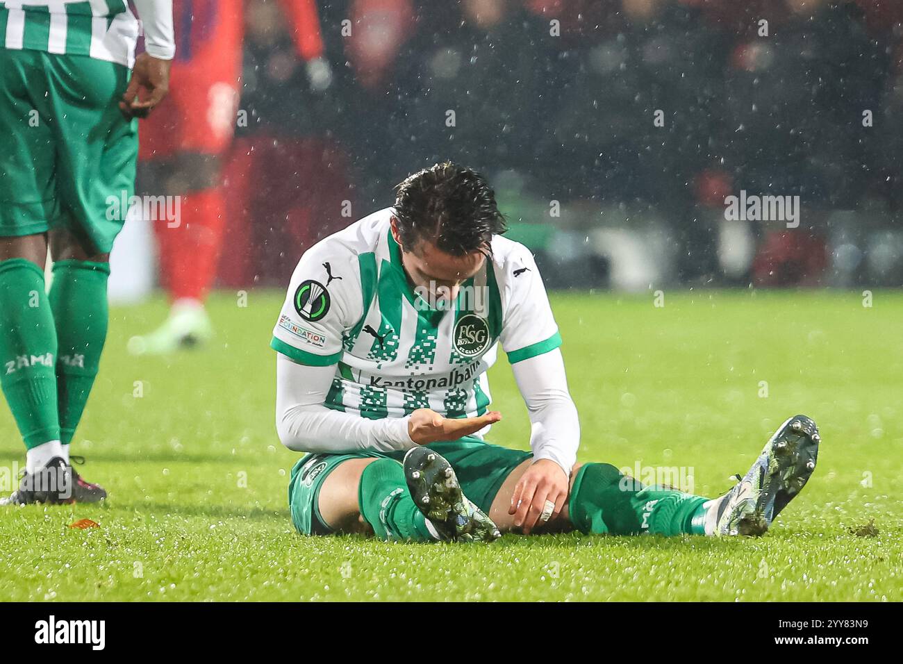 Jordi Quintilla (FC St. Gallen, #08) am Boden GER, FC Heidenheim vs FC ...