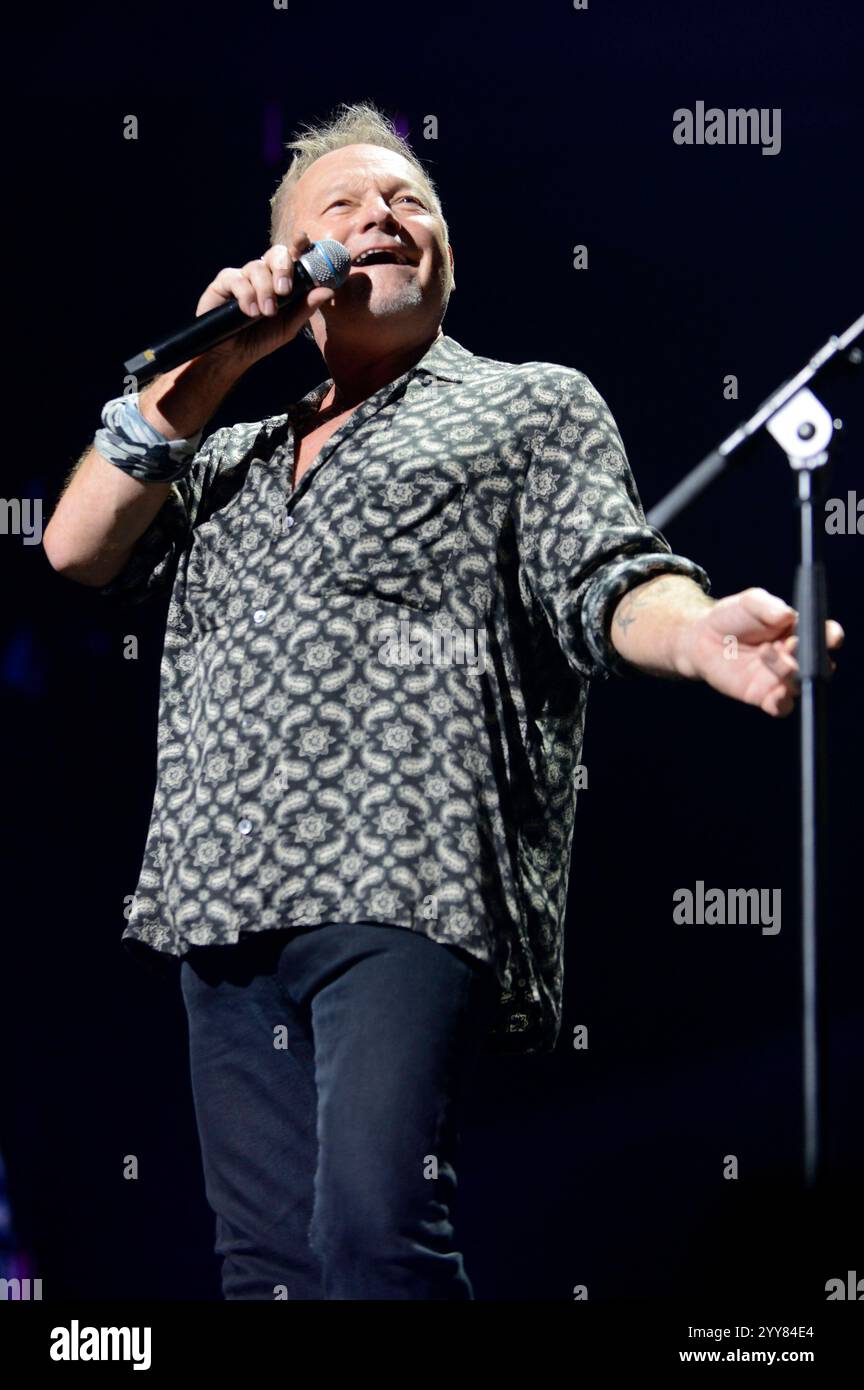 Nick van Eede von Cutting Crew live bei der 30. Night of the Proms 2024 ...