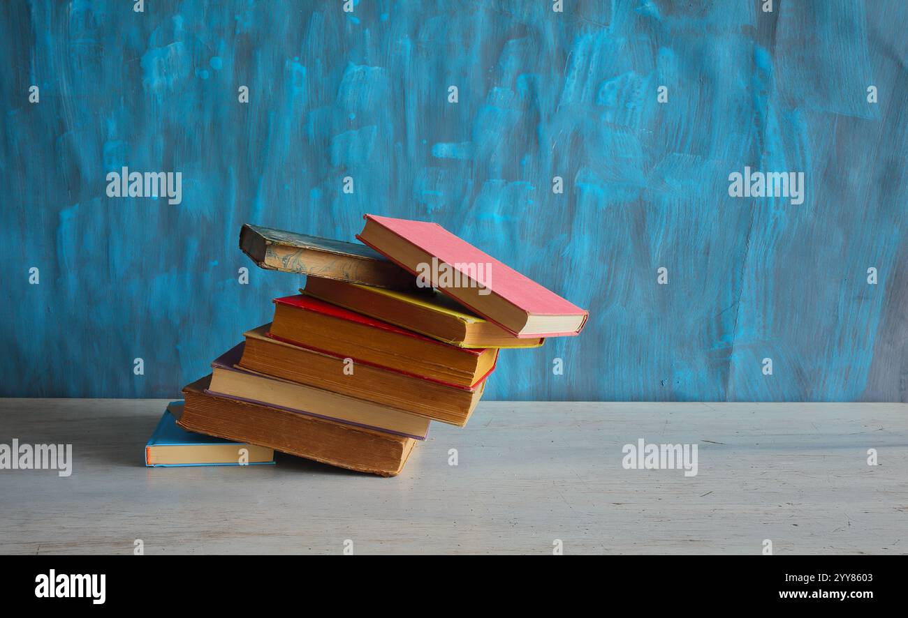 Stack of school books hi-res stock photography and images - Alamy