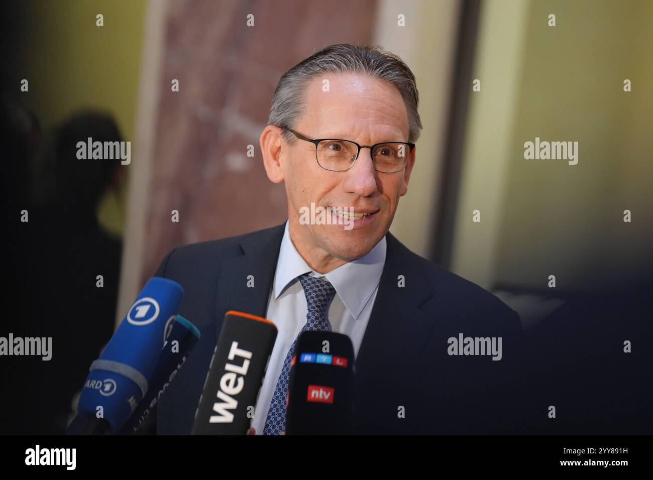 Bundesrat, 1050. Plenarsitzung Finanzminister Joerg Kukies im Portrait ...