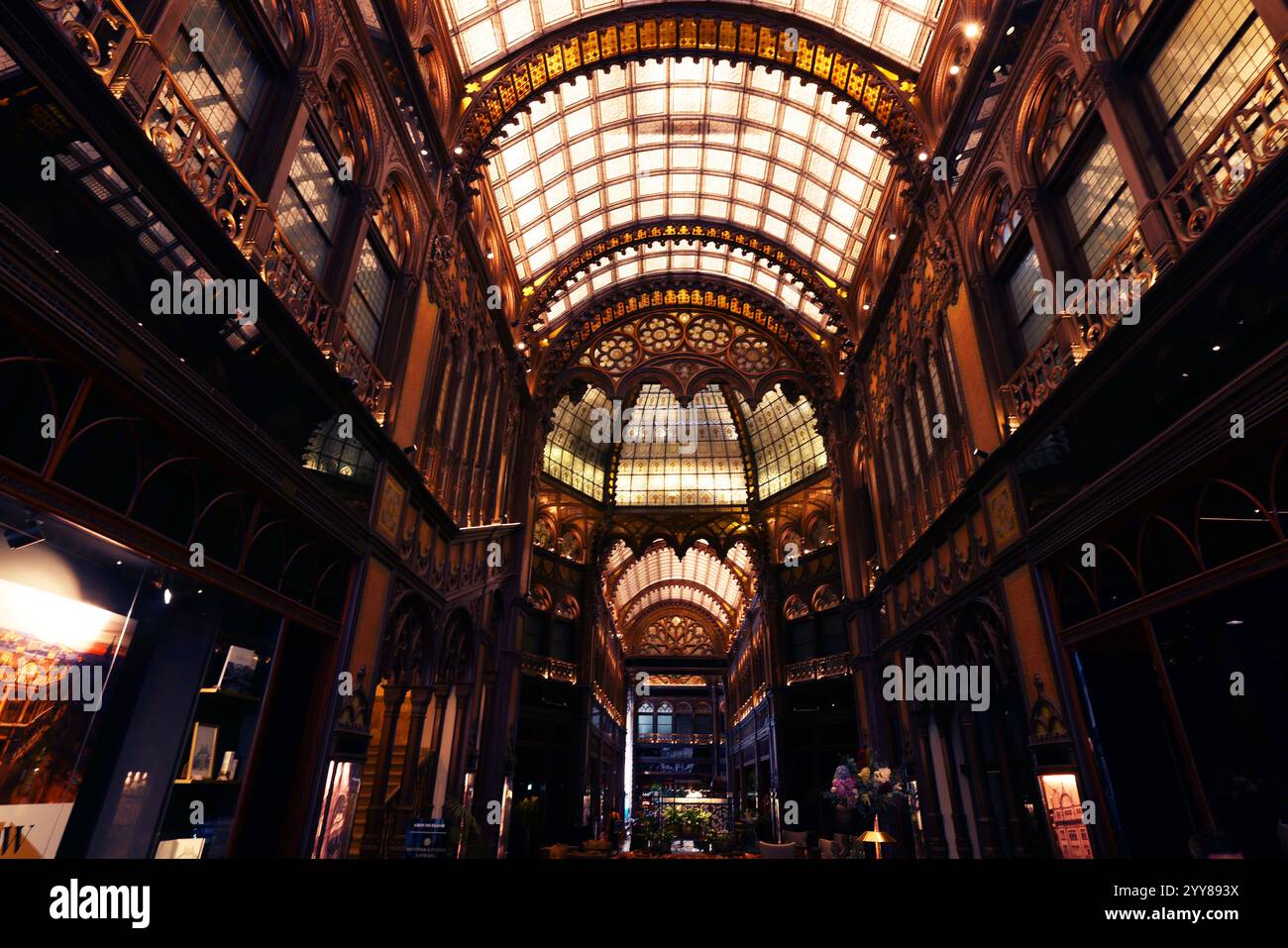 Párisi Udvar, Shopping Arcade, art nouveau, Ungarn, Budapest ...