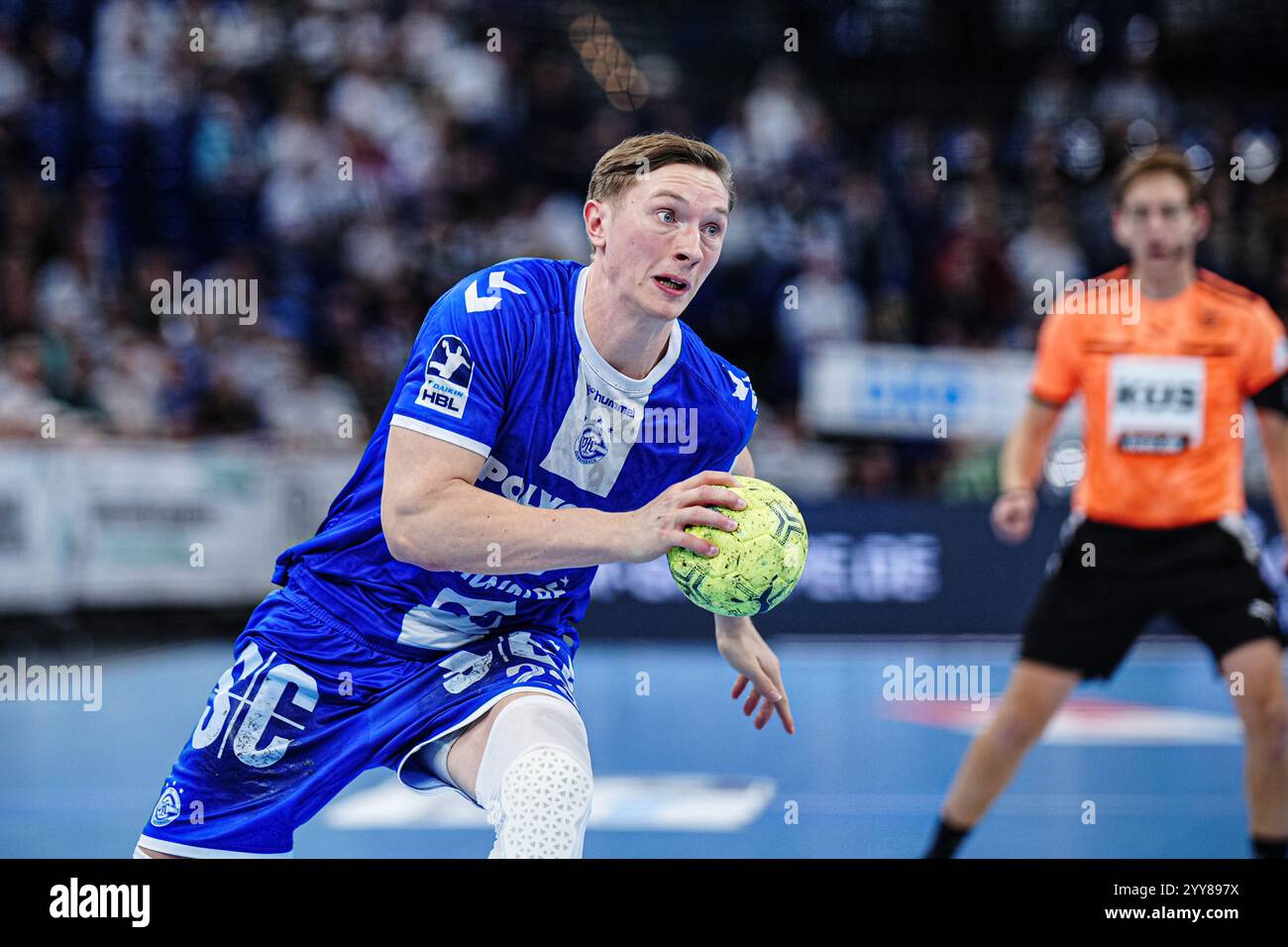 Ole Pregler (VfL Gummersbach, #23) GER, THW Kiel vs. VfL Gummersbach ...