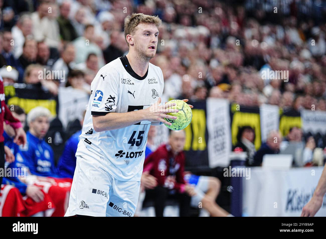 Emil Wernsdorf Madsen (THW Kiel, #45) GER, THW Kiel vs. VfL Gummersbach ...
