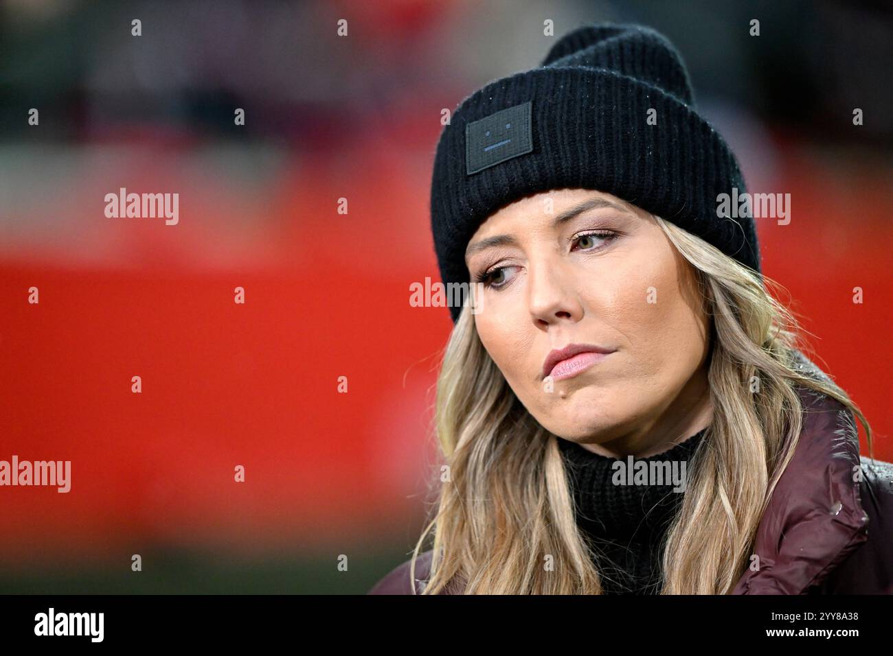 RTL Reporterin Moderatorin Laura Papendick Portrait nachdenklich 1. FC ...