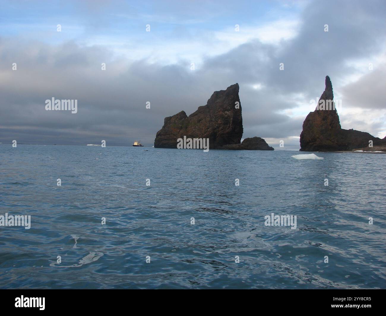 Blue water cliffs calm sea hi-res stock photography and images - Alamy