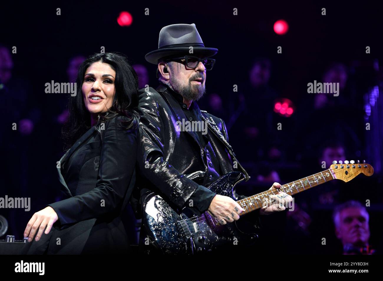 Alexandra Arrieche und Dave Stewart von den Eurythmics live bei der 30 ...