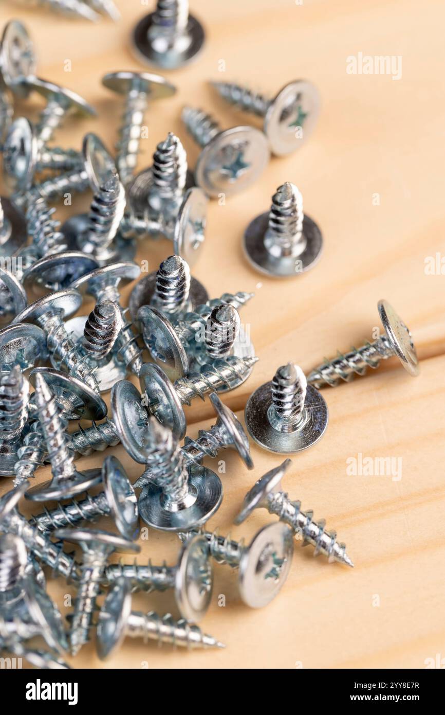 steel self-tapping screws for fixing wooden objects, galvanized self ...