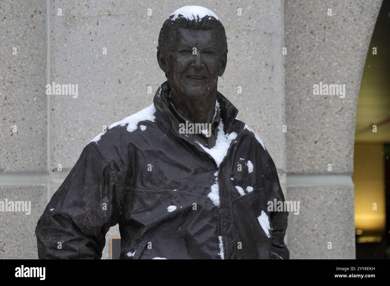 A statue of former Wisconsin Badgers athletic director Pat Richter in ...