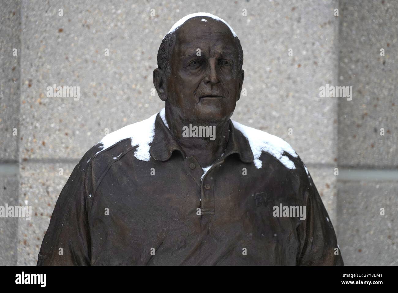 A statue of former Wisconsin Badgers football coach Barry Alvarez in ...