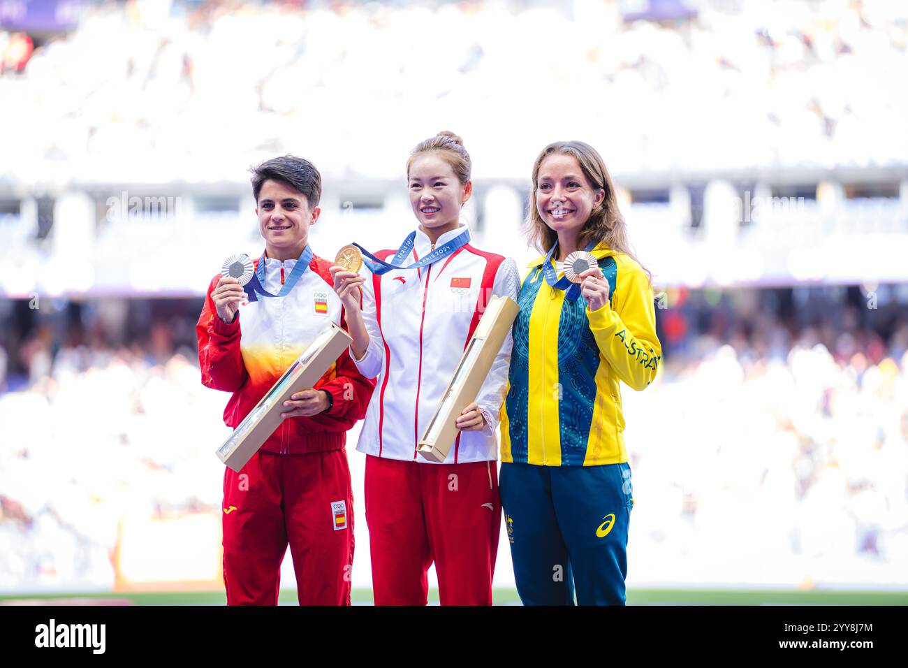 Maria Perez,Yang Jiayu,Jemima Montag at the award ceremony and ...