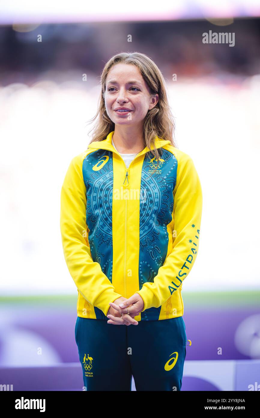 Jemima Montag at the award ceremony and collecting her medal at the ...