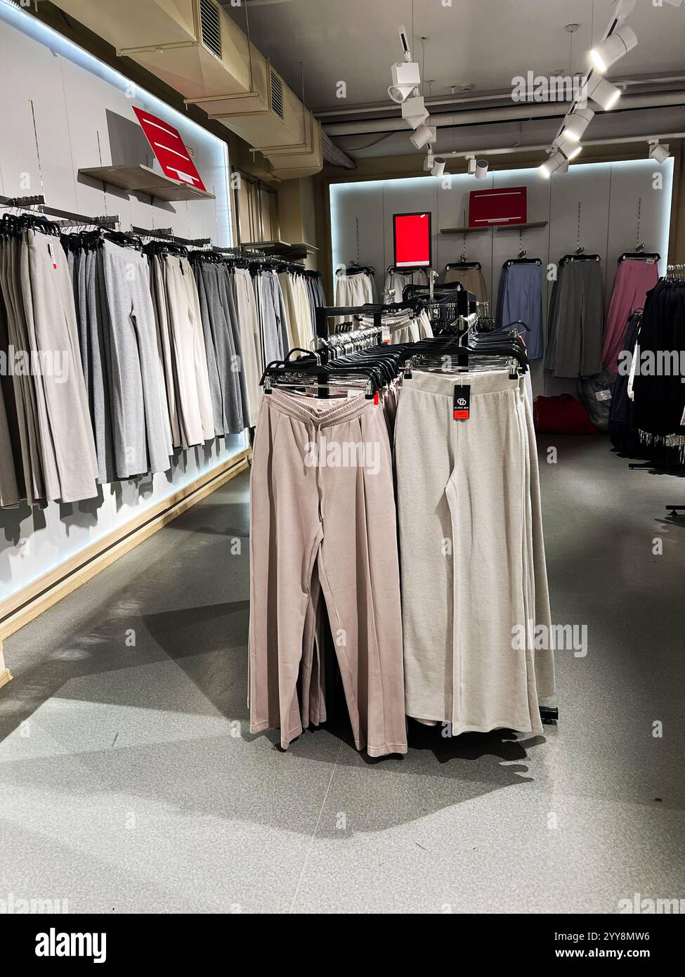 Elegant storefront layout hi-res stock photography and images - Alamy