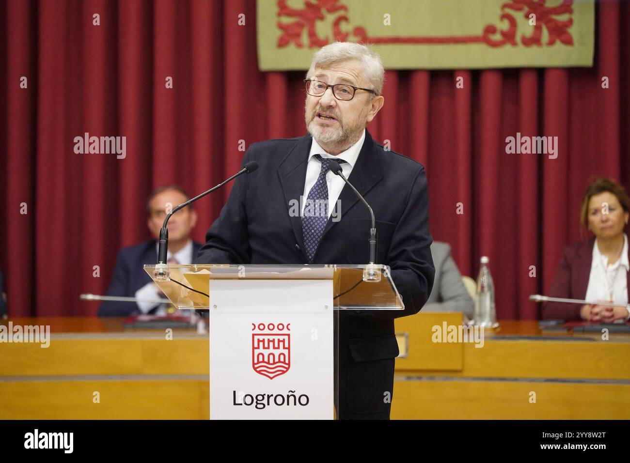 The former mayor of Logroño, Julio Revuelta, speaks after the awarding ...