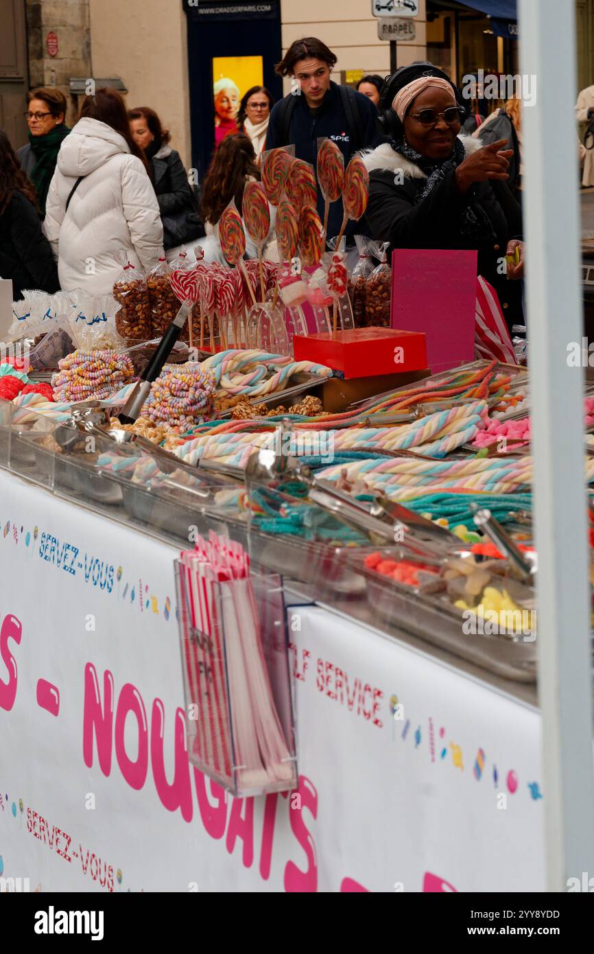 Colorful candy stall attracts hi-res stock photography and images - Alamy