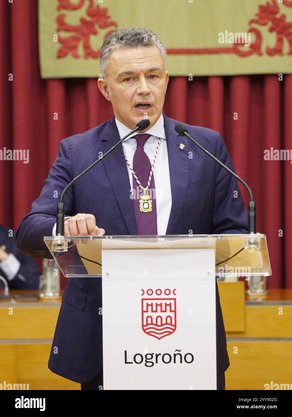 The mayor of Logroño, Conrado Escobar, speaks during the presentation ...