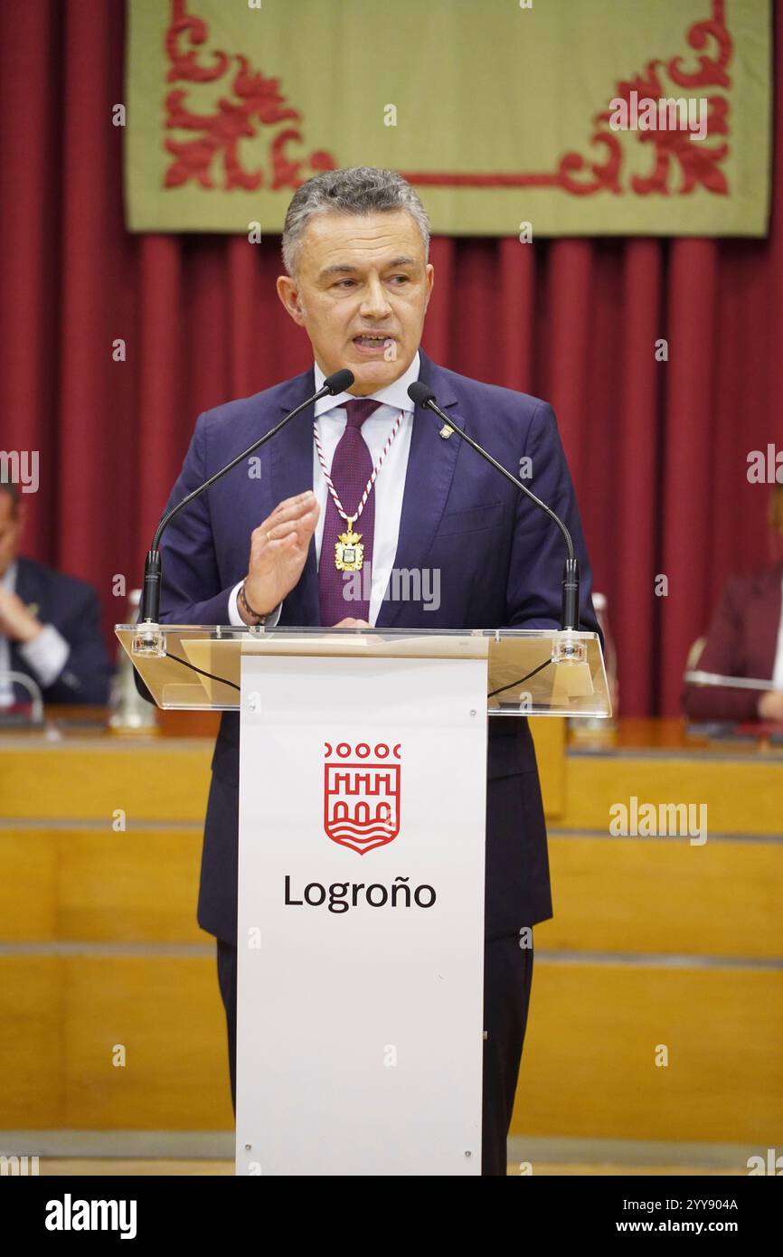 The mayor of Logroño, Conrado Escobar, speaks during the presentation ...