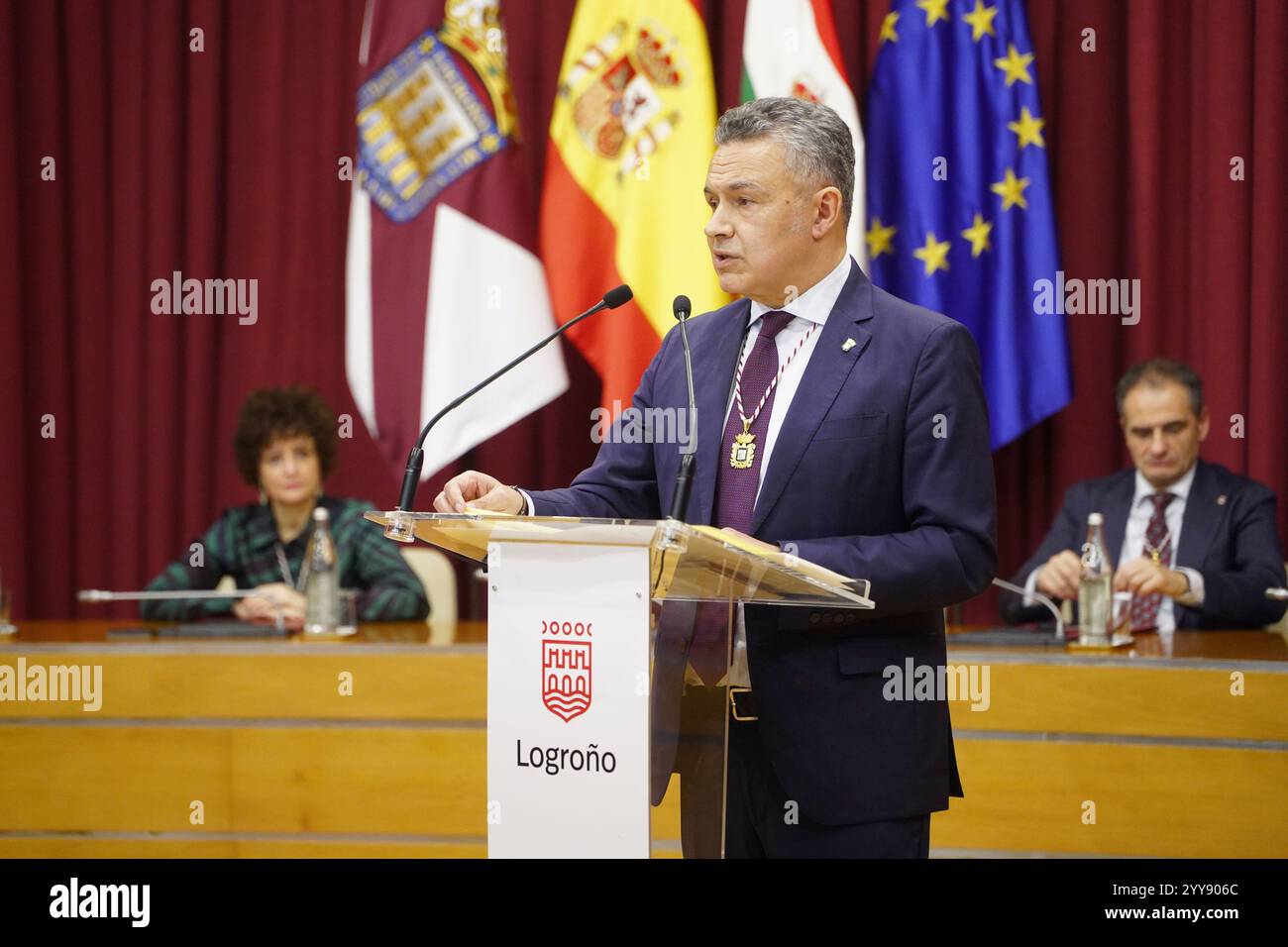 The mayor of Logroño, Conrado Escobar, speaks during the presentation ...