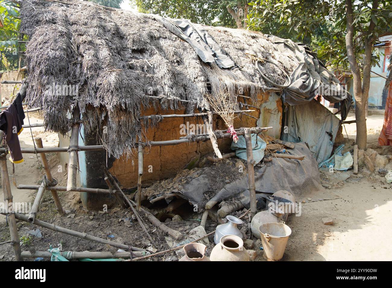 Thatched hut of a Santal village. Birbhum, West Bengal, India Stock ...