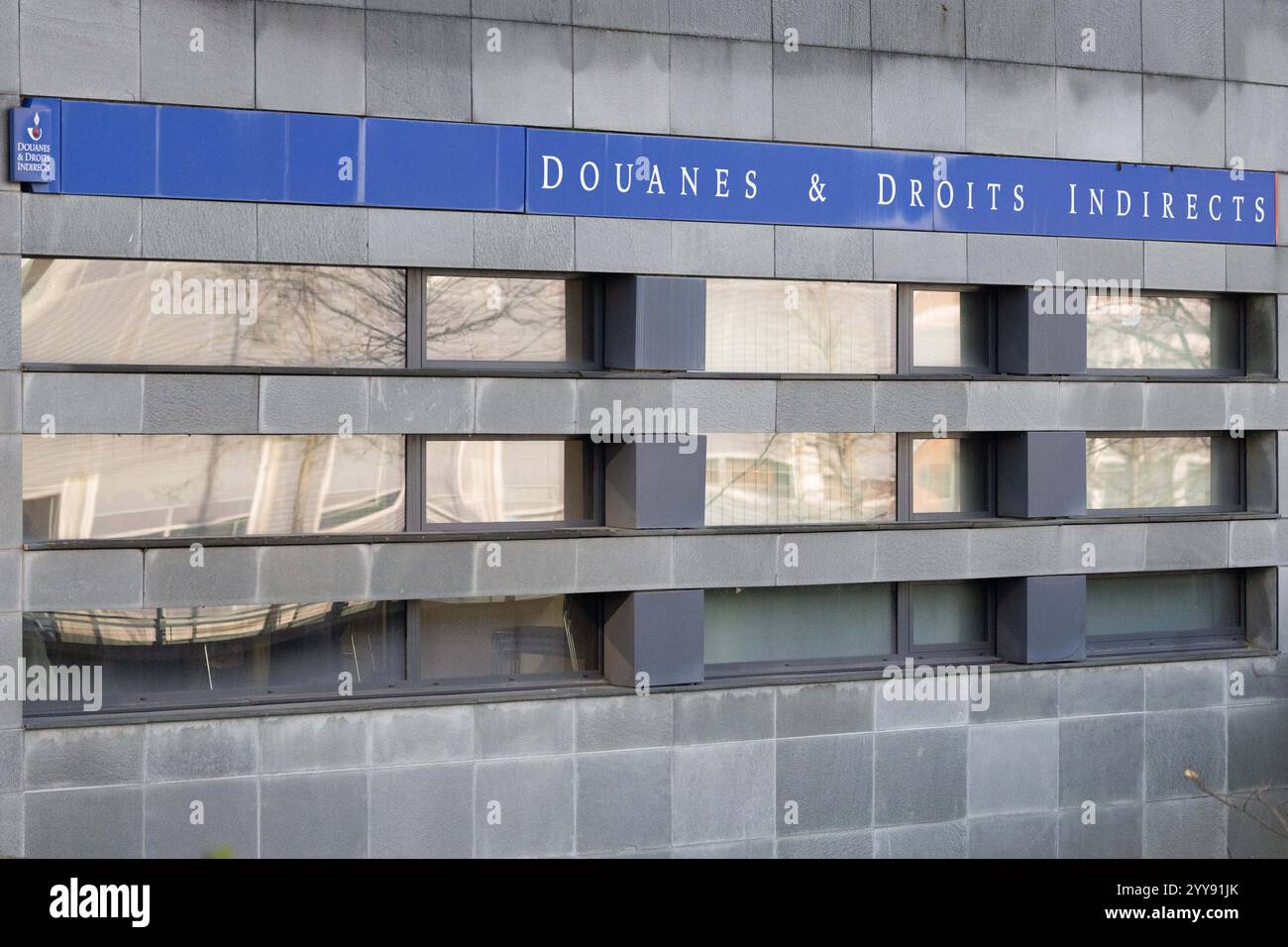 View of the customs headquarters. Freight zone at Roissy ahead of the ...