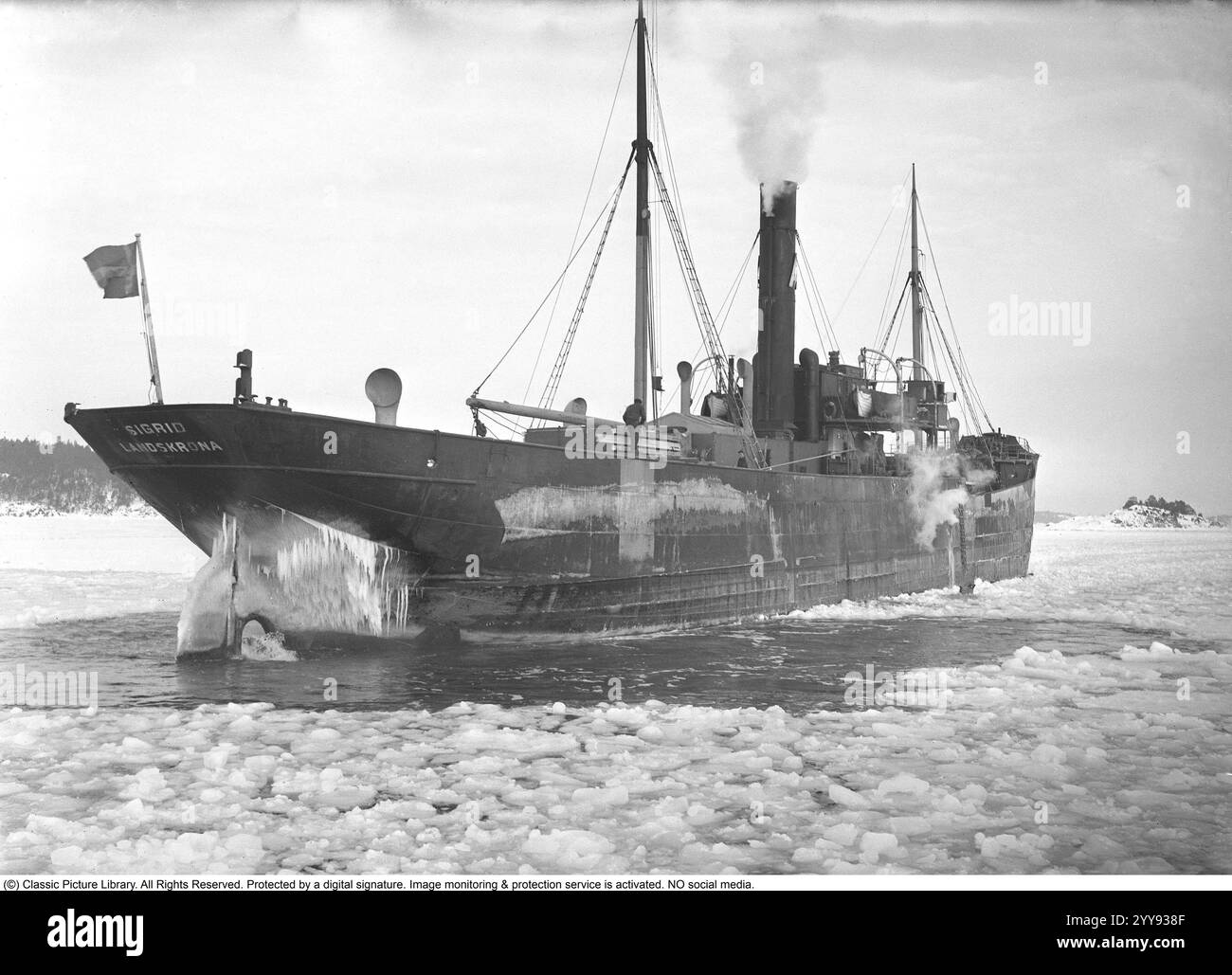 Ice ship ww2 hi-res stock photography and images - Alamy