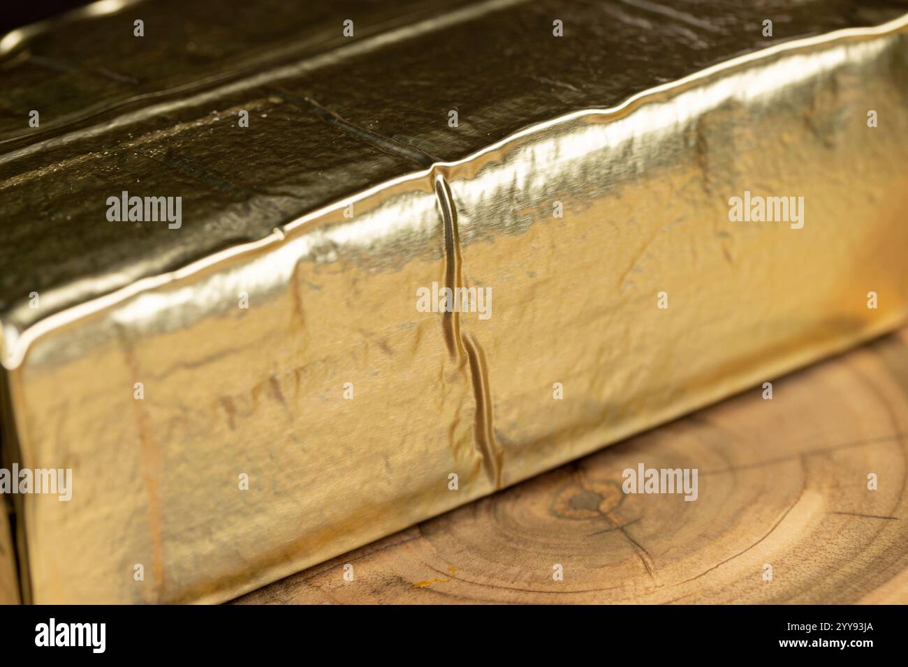 packaging with the addition of aluminum, sealed packaging with a golden ...